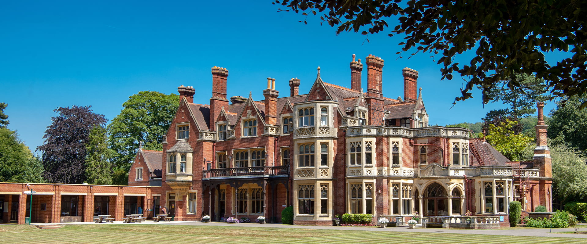 Summer School UK | Samiad Summer Schools